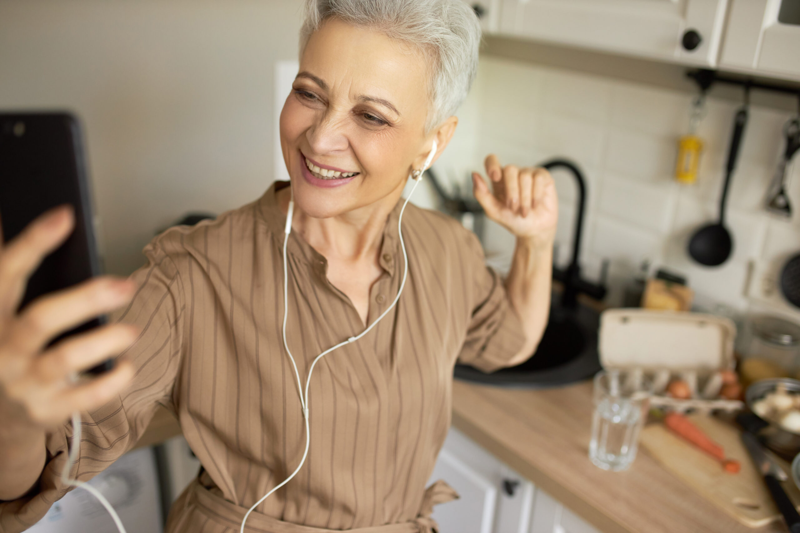 PCOS Hormone Replacement Therapy for Women - EVEXIAS Health Solutions
